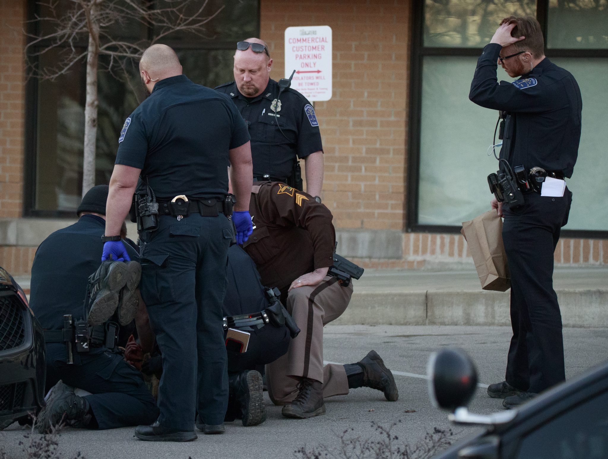 Battery suspect resists arrest Wednesday; Officer calls for assistance ...